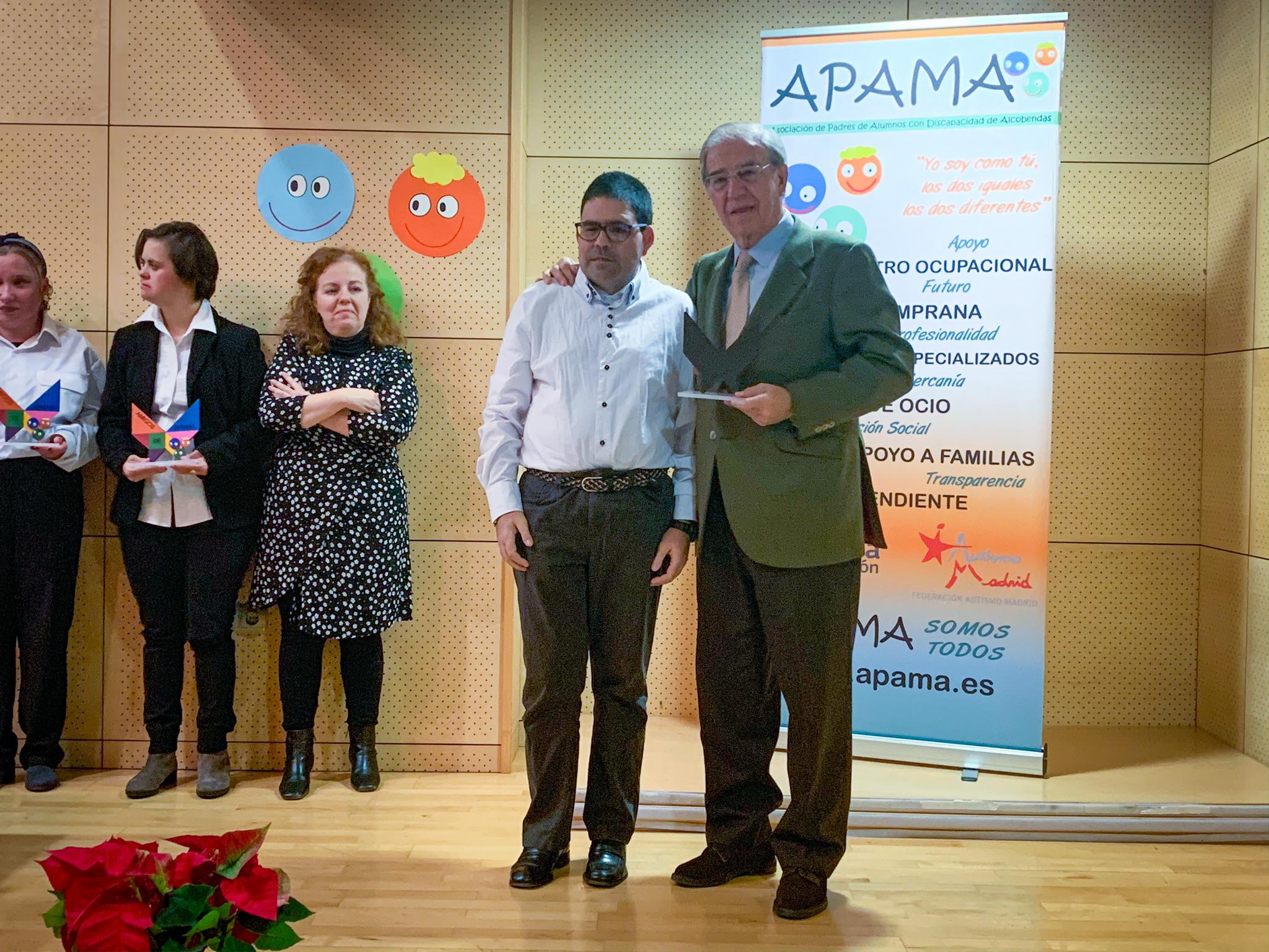Autismo Madrid recibe el reconocimiento Amigos de APAMA